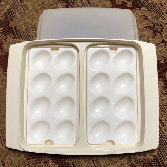 Tupperware | Kitchen | Tupperware Deviled Egg Container Vintage | Poshmark